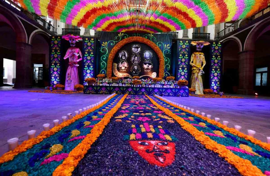 Exquisito y monumental altar de muertos en Palacio de Gobierno – Media ...
